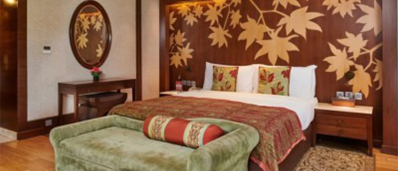 The LaLiT Grand Palace Srinagar – Luxury Stay Overlooking Dal Lake